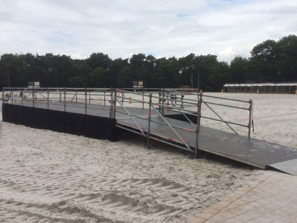 Podium Ramp voor uw event – BV RENT- Geluid – Licht – Video – BV RENT